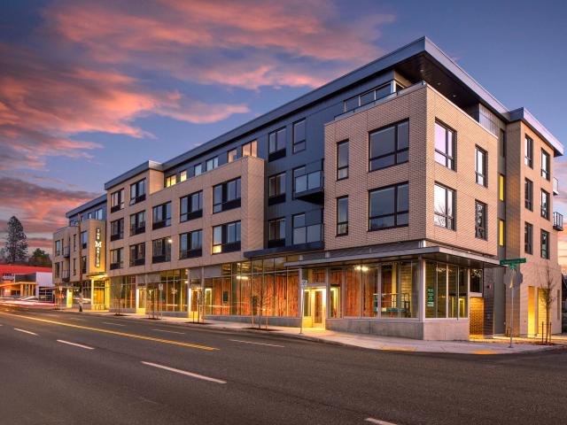 0 BR, 1 BA Apartment 2390 Southeast Hawthorne Boulevard Unit 417, Portland, OR 97214