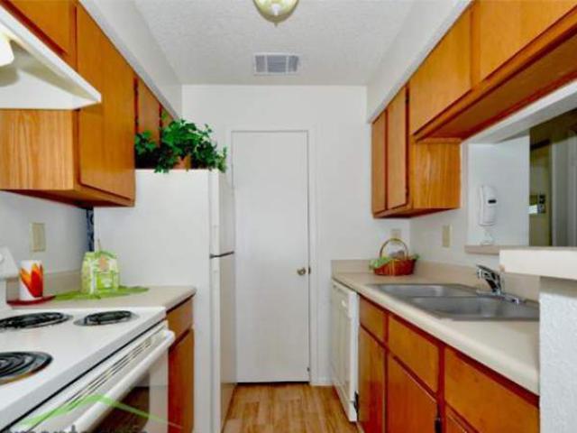 0 BR, 1 BA Apartment 5055 S Dale Mabry Hwy, Tampa, FL 33611
