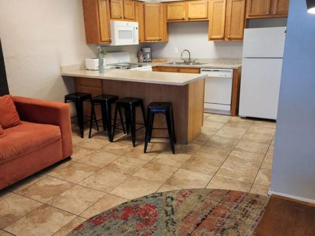 0 BR, 1 BA Apartment 6405 E Indian School Road Unit Studio, 1 bath, $899, Phoenix, AZ 85018