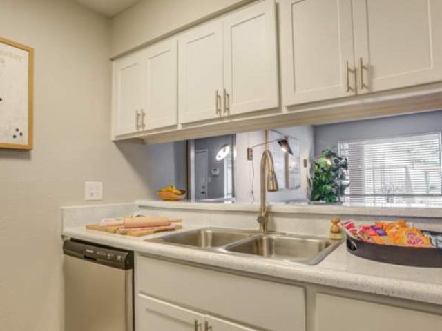 0 BR, 1 BA Apartment 6565 W Bethany Home Rd, Glendale, AZ 85301