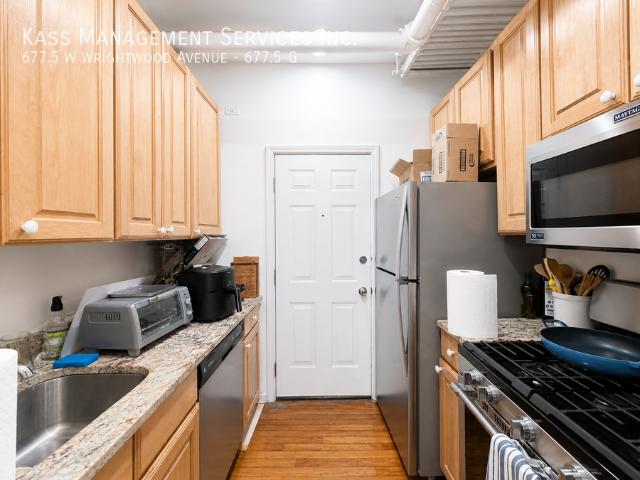 0 BR, 1 BA Apartment 677.5 W Wrightwood Avenue, Chicago, IL 60614
