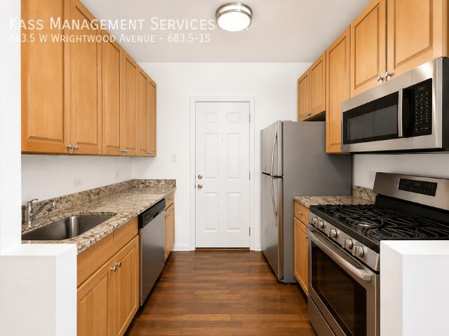 0 BR, 1 BA Apartment 683.5 W Wrightwood Avenue, Chicago, IL 60614