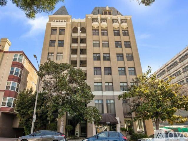 0 BR, 1 BA Apartment 634 S Gramercy Pl, Unit D202, Los Angeles, CA 90005