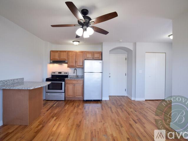 0 BR, 1 BA Apartment 7450 N Greenview Ave, Unit 64, Chicago, IL 60626