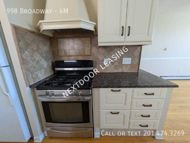 0 BR, 1 BA Apartment 998 Broadway, Bayonne, NJ 07002