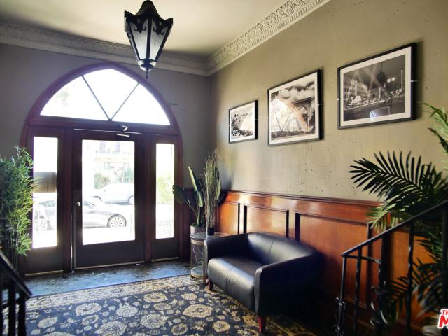 0 BR, 1 BA in Beverly Center Miracle Mile