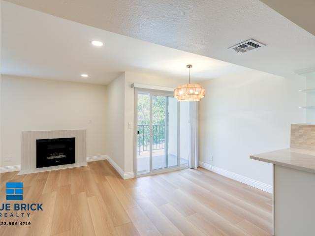 2 BR, 2.5 BA Apartment 1405 N Normandie Ave, Los Angeles, CA 90027