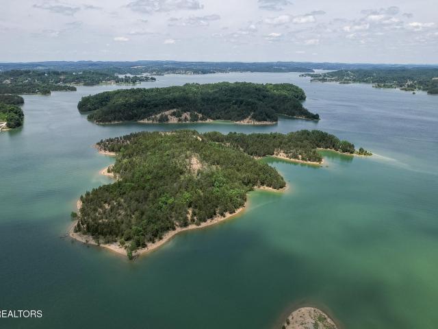 0 Douglas Lake Is