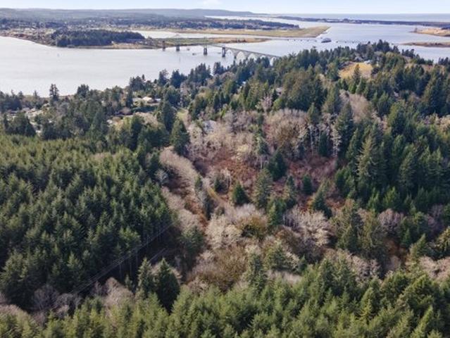 0 Finch Ln, North Bend, OR 97459