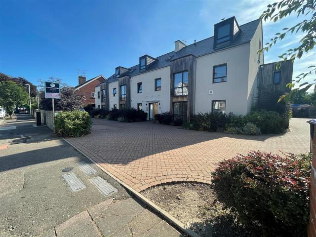 0 room apartment to let in Selden Road, Worthing, BN11