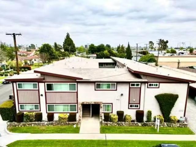0BR/1.0BA 472 HUNT REEVES LLC