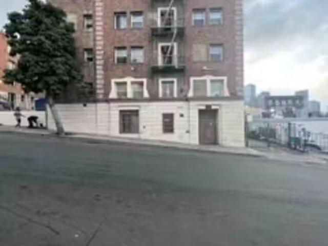 0BR/1.0BA The Carlton Apartments