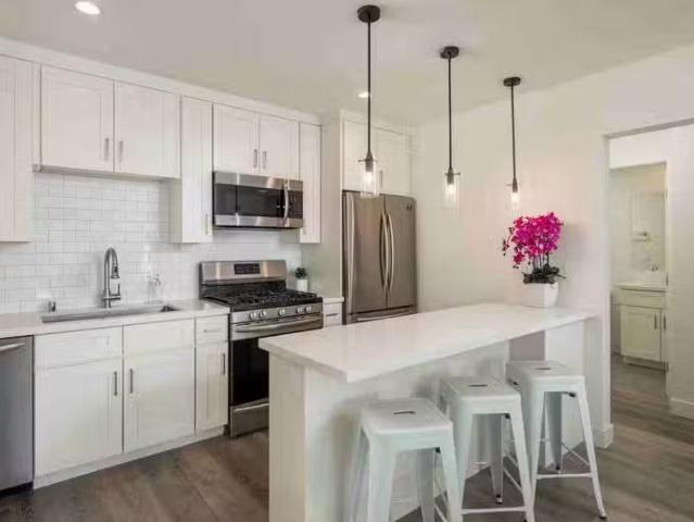 0BR/1.0BA Sierra Street TIC 321 El Segundo/Palm LLC