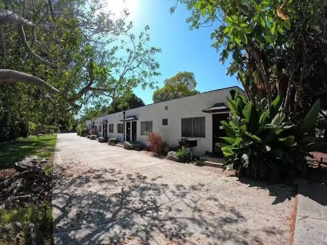 0x1 2437 S. Centinela Ave