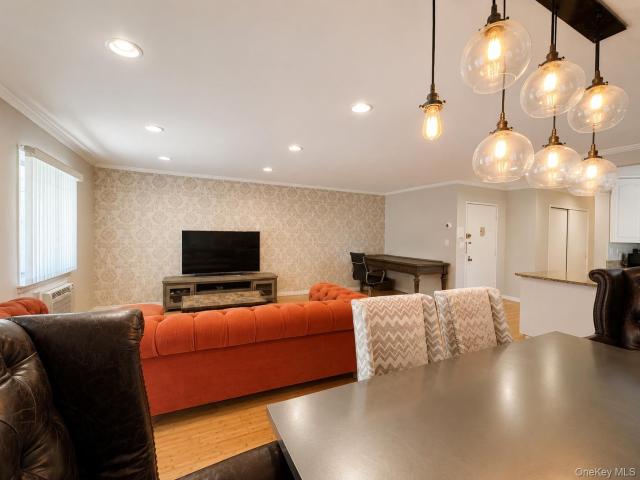 13 09 Michael Court 164M