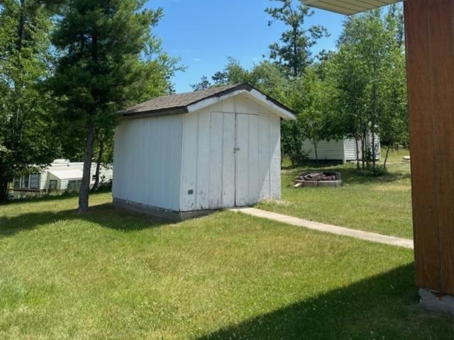 13 100 Woodhaven lakes
