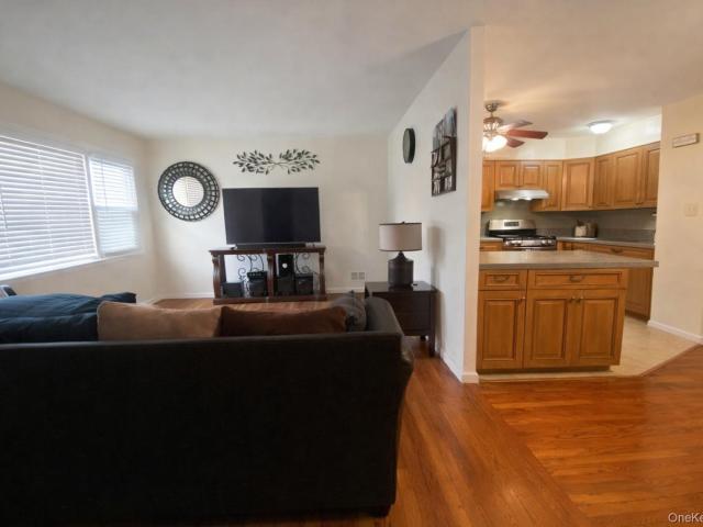 13 12 Gipson Street | Compass