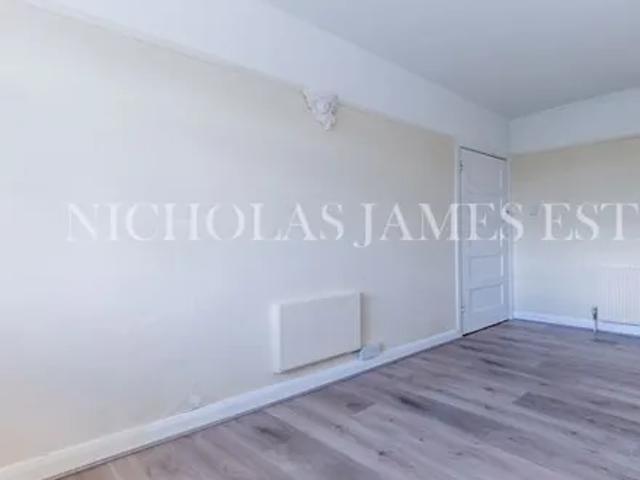 13 14 Grosvenor Court, London, N14 4DD, United Kingdom | 2 bed apartment for rent #154571317 | Rentberry