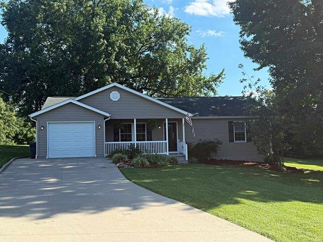 13 Terrace Park Dr, Washington, IN 47501