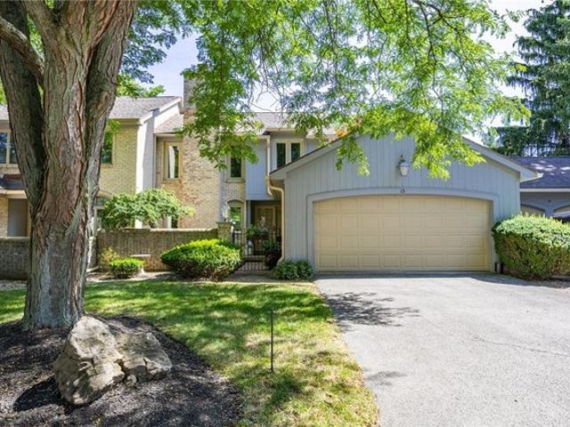 13 Tobey Ct, Pittsford, NY 14534