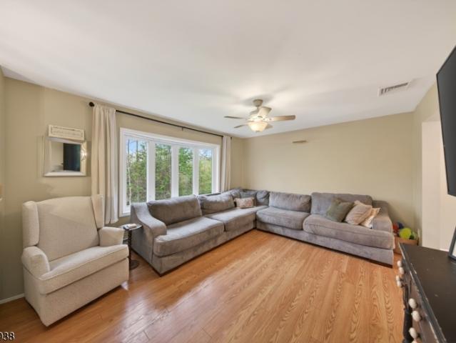 13 Valley Drive N