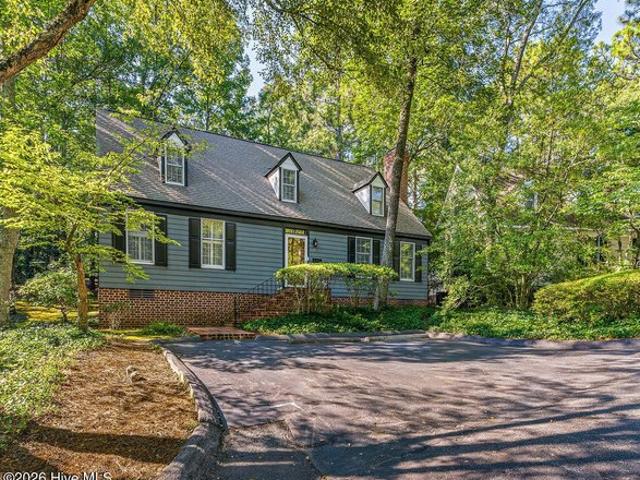 13 Village in the Woods Cir, Southern Pines, NC 28387