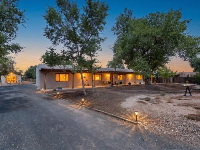13 Vista De Las Cruces Rd, Los Lunas, NM 87031