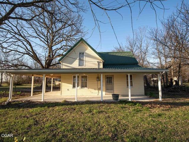 13 W Dade 22, Arcola, MO 65603