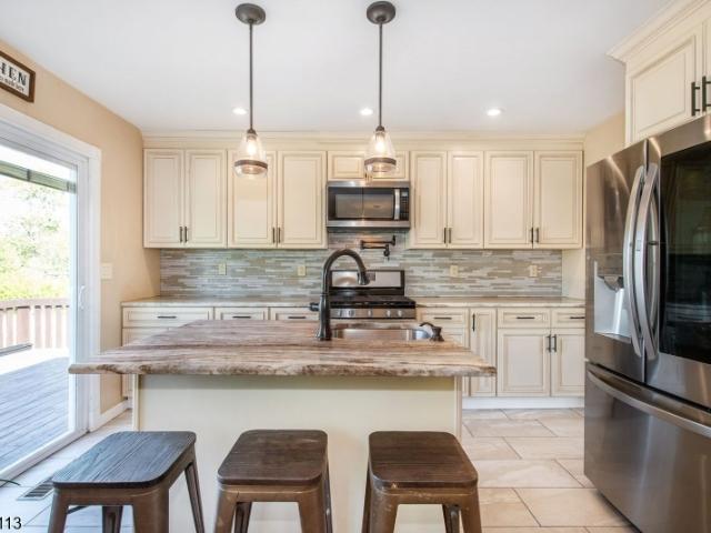 13 W Parkway