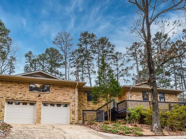 13 W Villena Dr, Hot Springs Village, AR 71909
