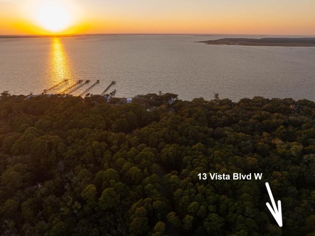 13 W Vista Boulevard