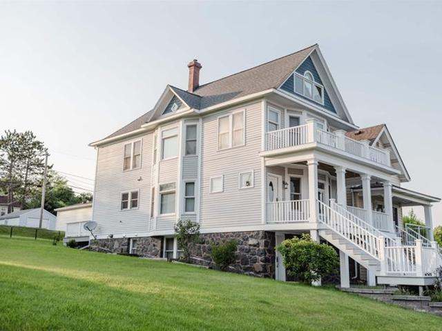 13 W 8th St, Duluth, MN 55806