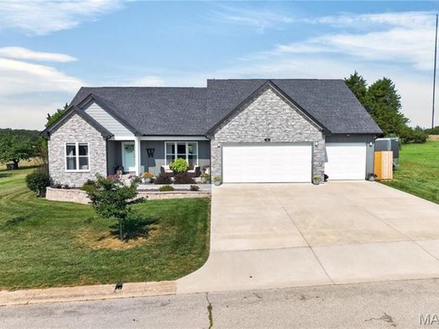 13 Westwood Dr, Salem, MO 65560