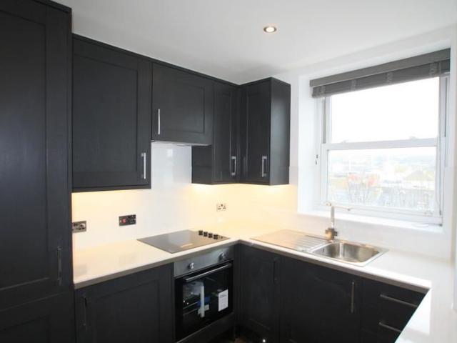 13 Windsor Court, Windsor Street BN1, Studio to rent, £1,300 pcm | PrimeLocation