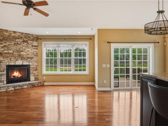 13 Woodland Way