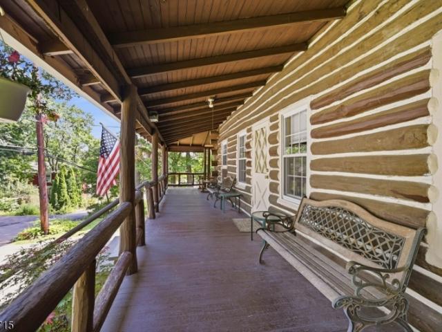 13 Woodside Dr