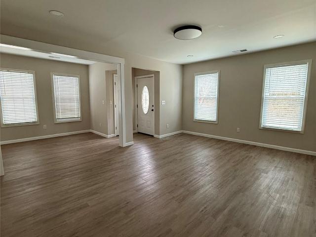 13 Adams Street NE