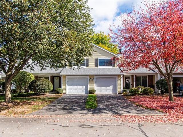 13 Ashwood Ln, Webster, NY 14580
