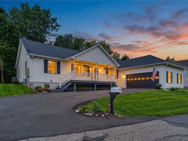 13 Apache Dr, Upper Mt Bethel Township, PA 18343