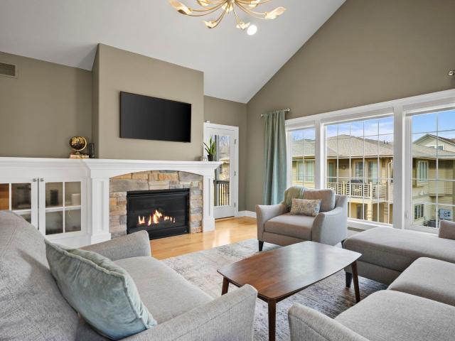 13 Arboredge Way