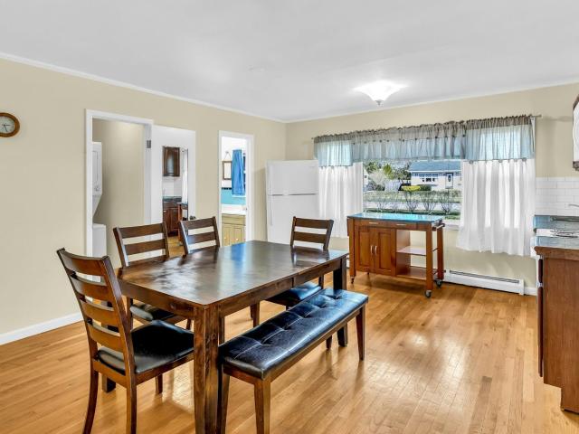 13 Argonne Road W