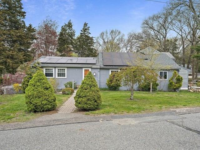 13 Atwood St, Kingston, MA 02364