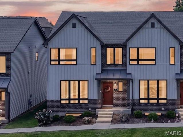13 Aubrey Pl, Saint Charles, MO 63303