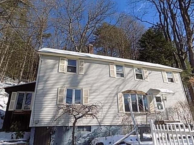 13 Basket St, Huntington, MA 01050