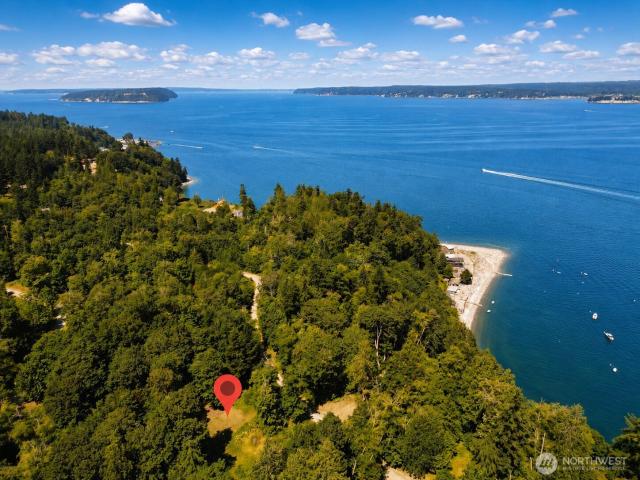 13 Beach Way