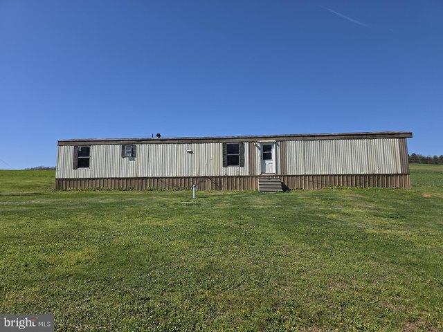 13 Bear Run Ln, Millerstown, PA 17062