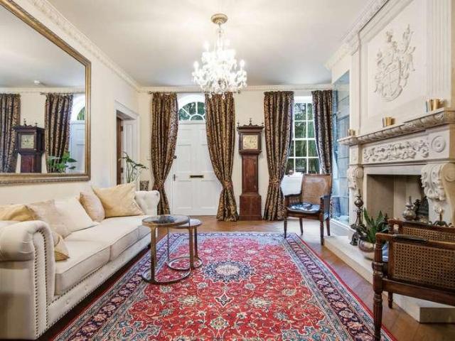 13 bed house for sale