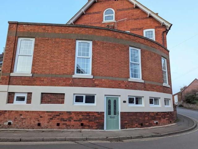 2 Bedroom Maisonette Flat
