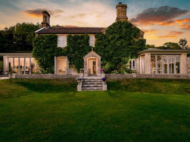 13 bedroom country house for sale