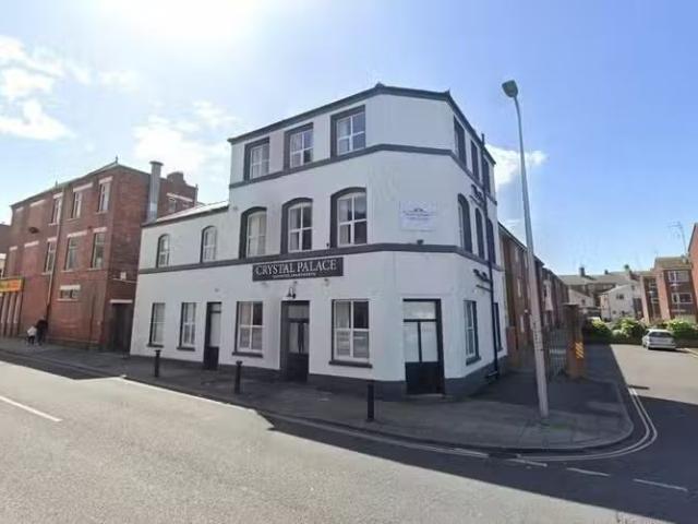 13 bedroom house of multiple occupation for rent in Dalkeith S.